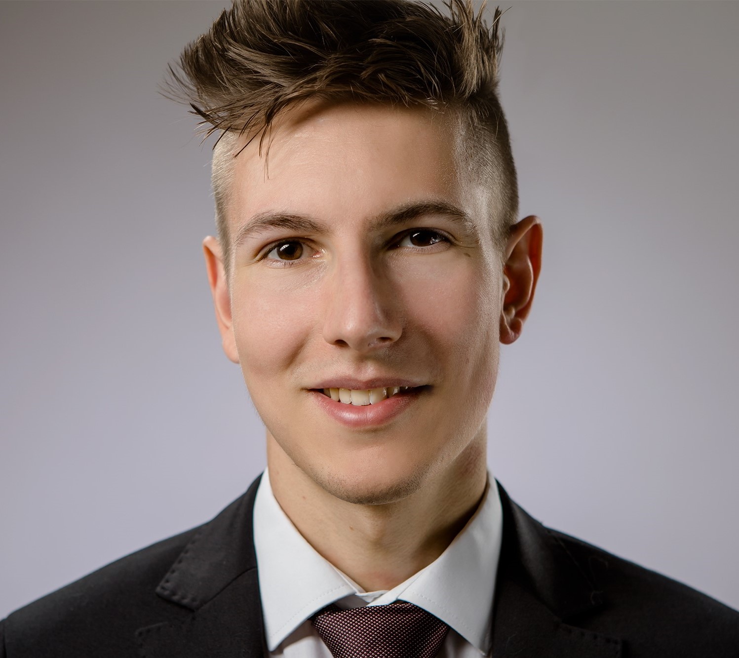 Alexander Nowak - Lehrstuhl für Leistungselektronik